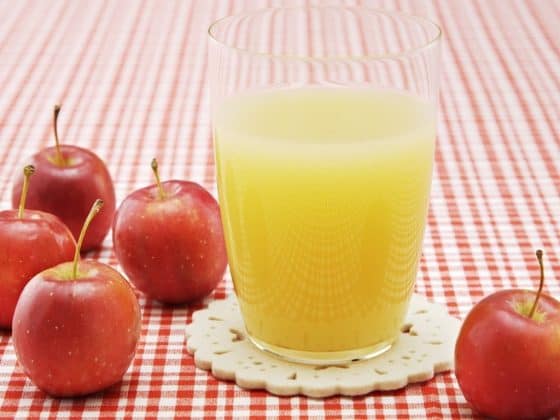 Intip 10 Manfaat Penting Minum Segelas Jus Apel Tiap Hari ! - HaloSehat